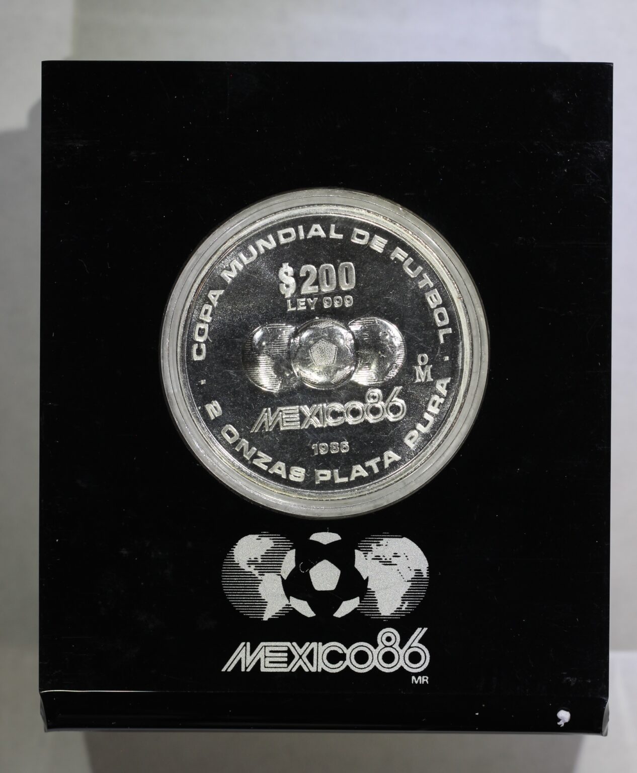 1986 Mexico $200 Pesos 2 oz Silver 2 Onzas Copa Mundial De Futbol – J ...